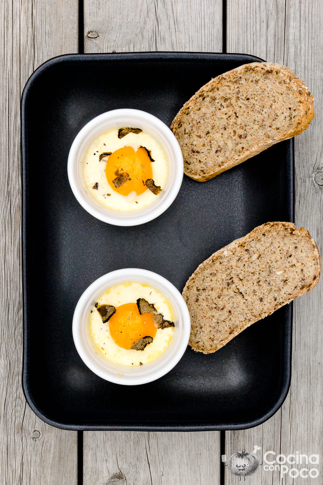 Huevos cocotte - receta francesa de yemas de huevo al horno - Cocina ...